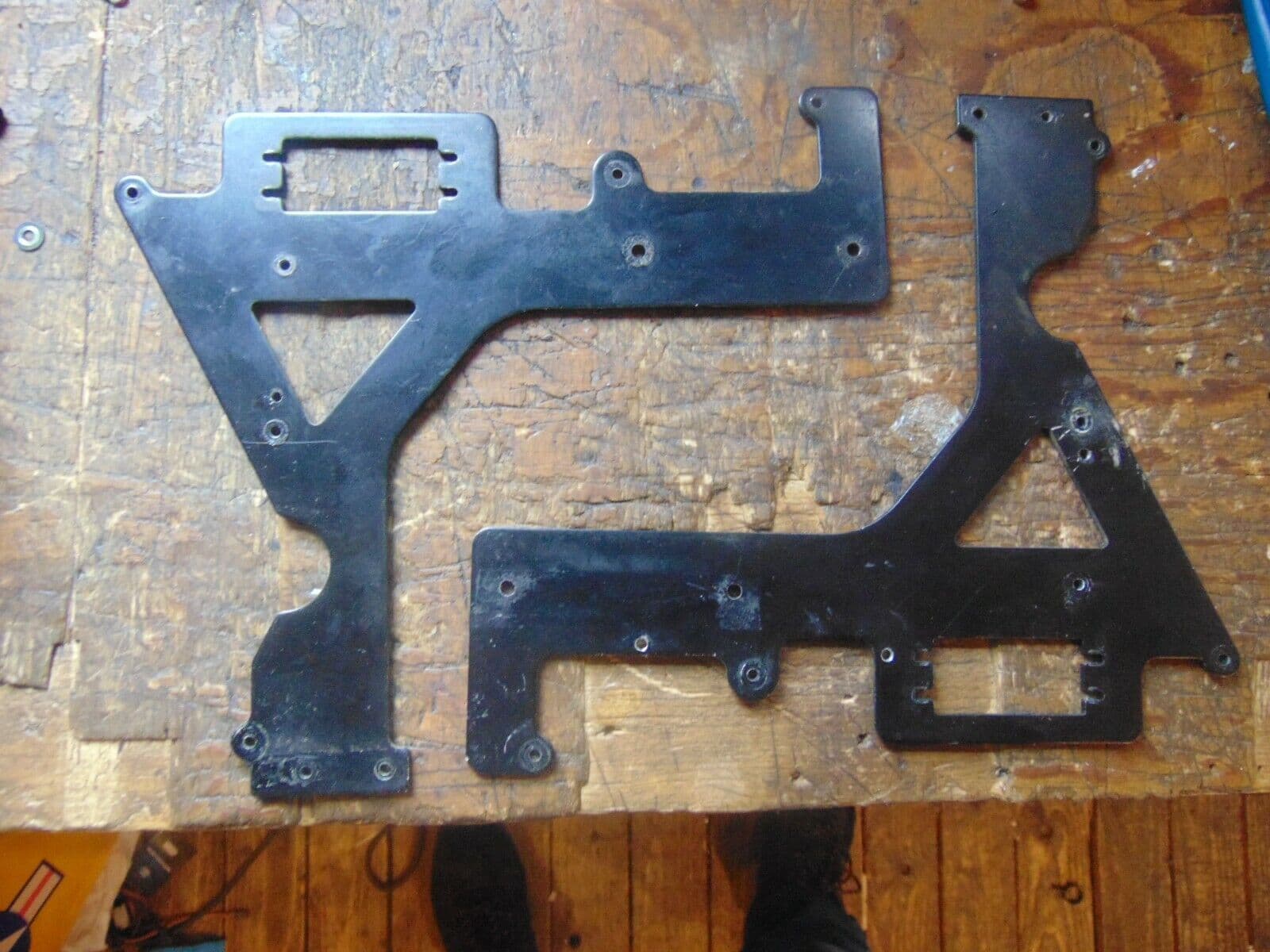 TSK MYSTAR GS60 FRONT LOWER FRAME SECTION & SERVO MOUNTINGS – RCHeliTrader