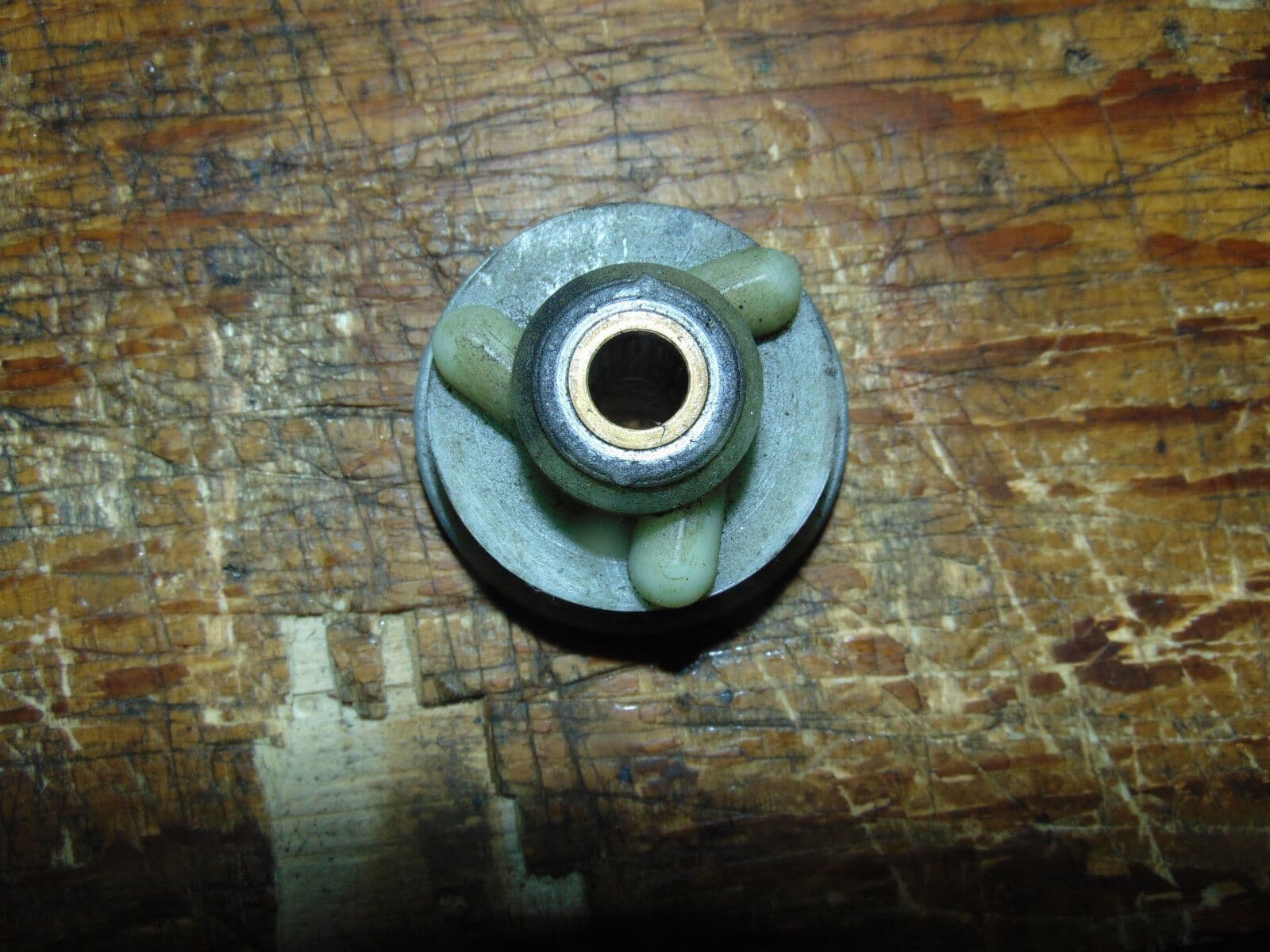 VARIO SKYFOX MAIN SHAFT DRIVE GEAR WITH ONE-WAY BEARING – RCHeliTrader