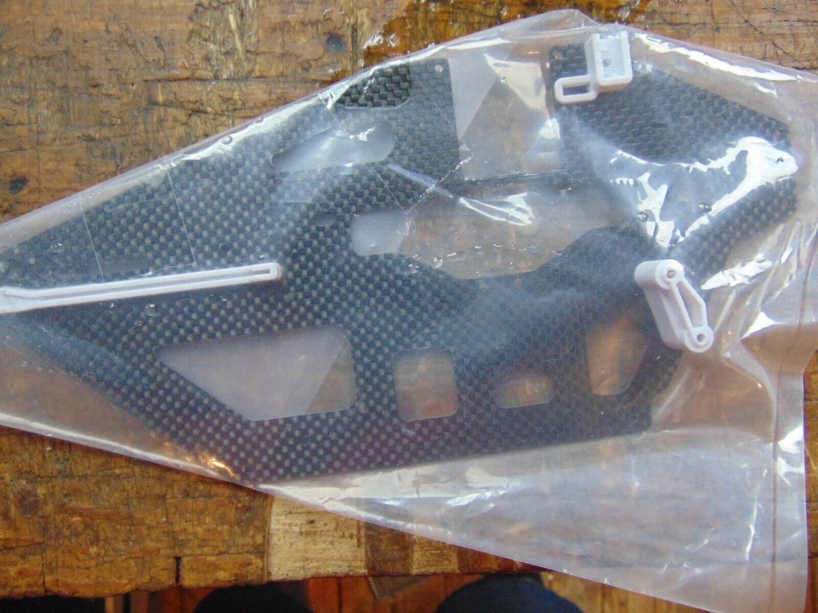 ALIGN 470L DOMINATOR RIGHT HAND CARBON FIBRE MAIN FRAME SIDE – RCHeliTrader