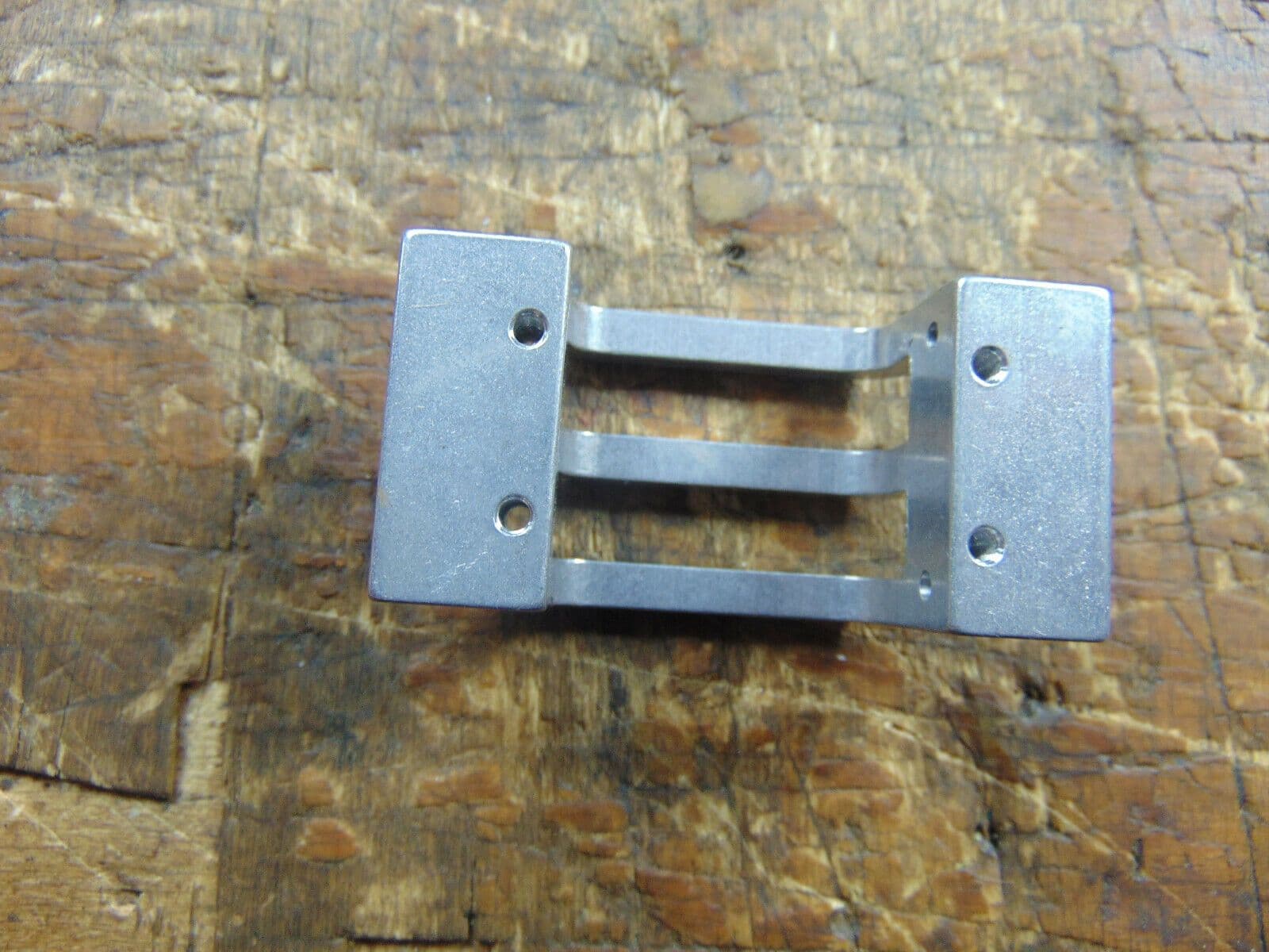 CENTURY HAWK 30 ENGINE MOUNTING – RCHeliTrader