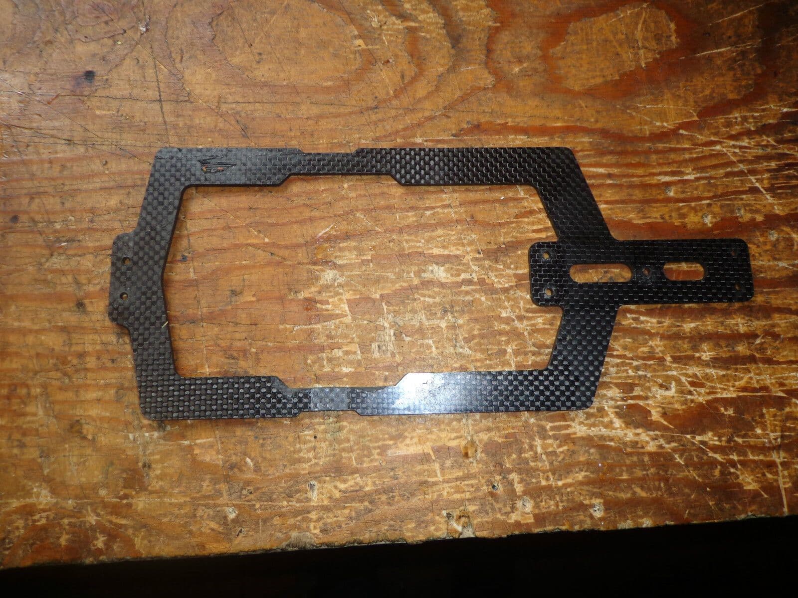 ELY-Q VISION 90 CARBON FIBRE LOWER FRAME BRACE – RCHeliTrader