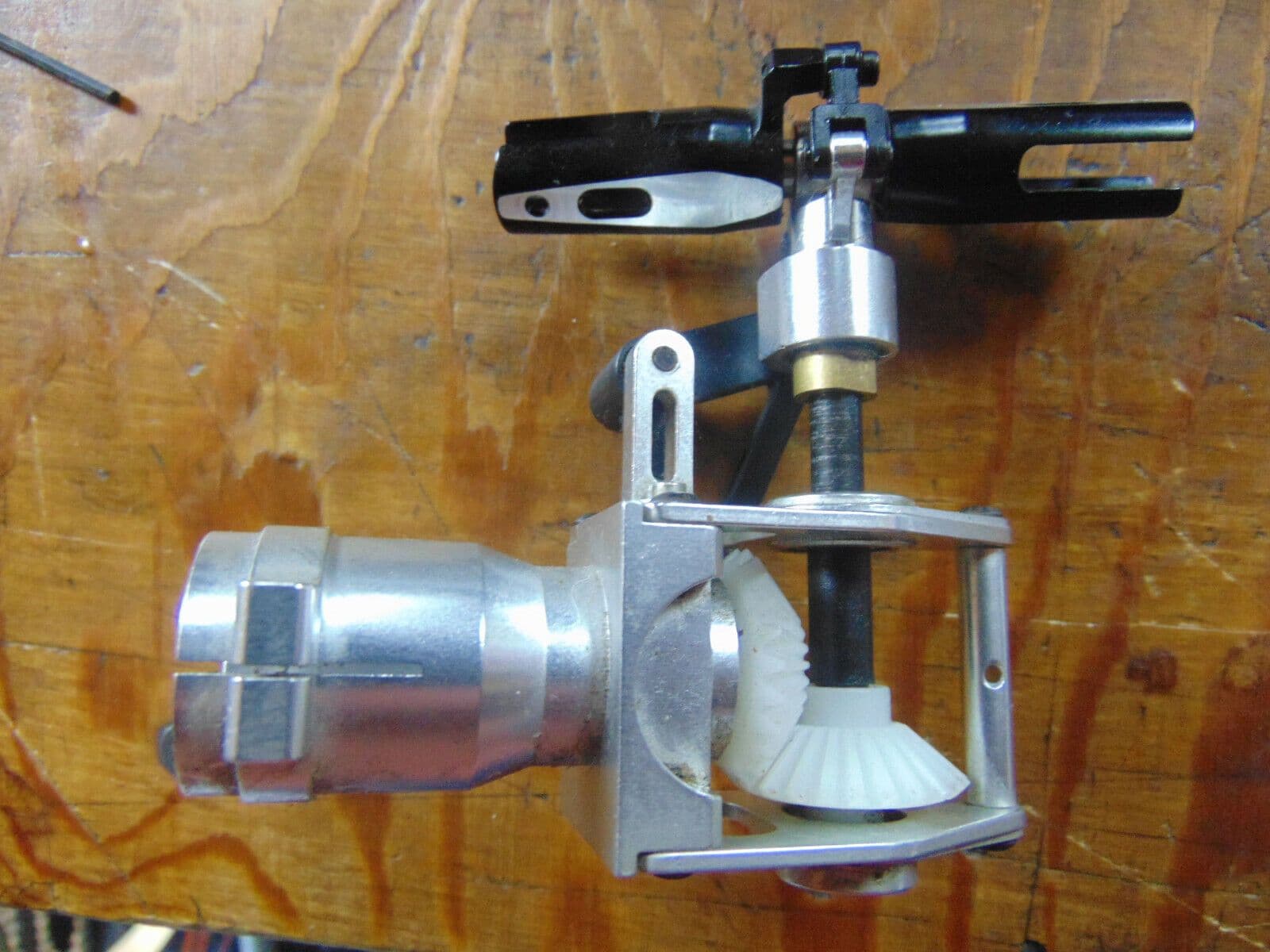 ELY-Q VISION 90 TAIL ROTOR GEARBOX ASSEMBLY – RCHeliTrader