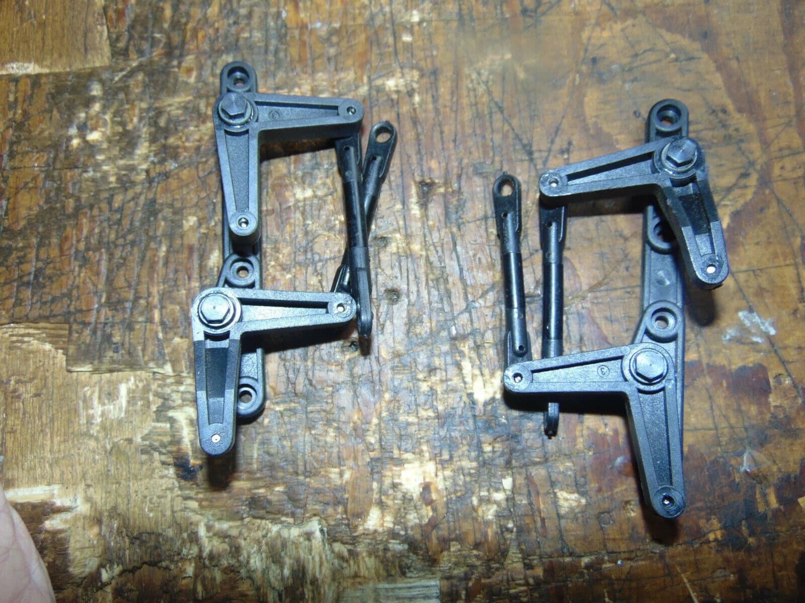 FUTURA TRAINER GASSER SWASHPLATE CONTROL ARMS C/W LINKS – RCHeliTrader