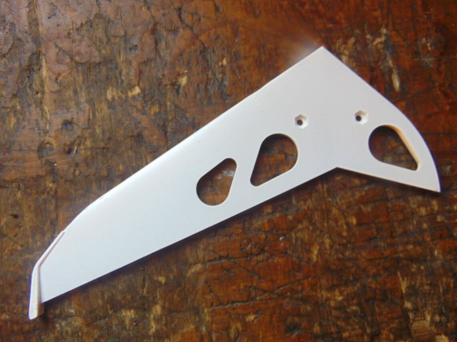 GAUI HURRICANE 425 / 550 PLASTIC VERTICAL TAIL FIN – RCHeliTrader