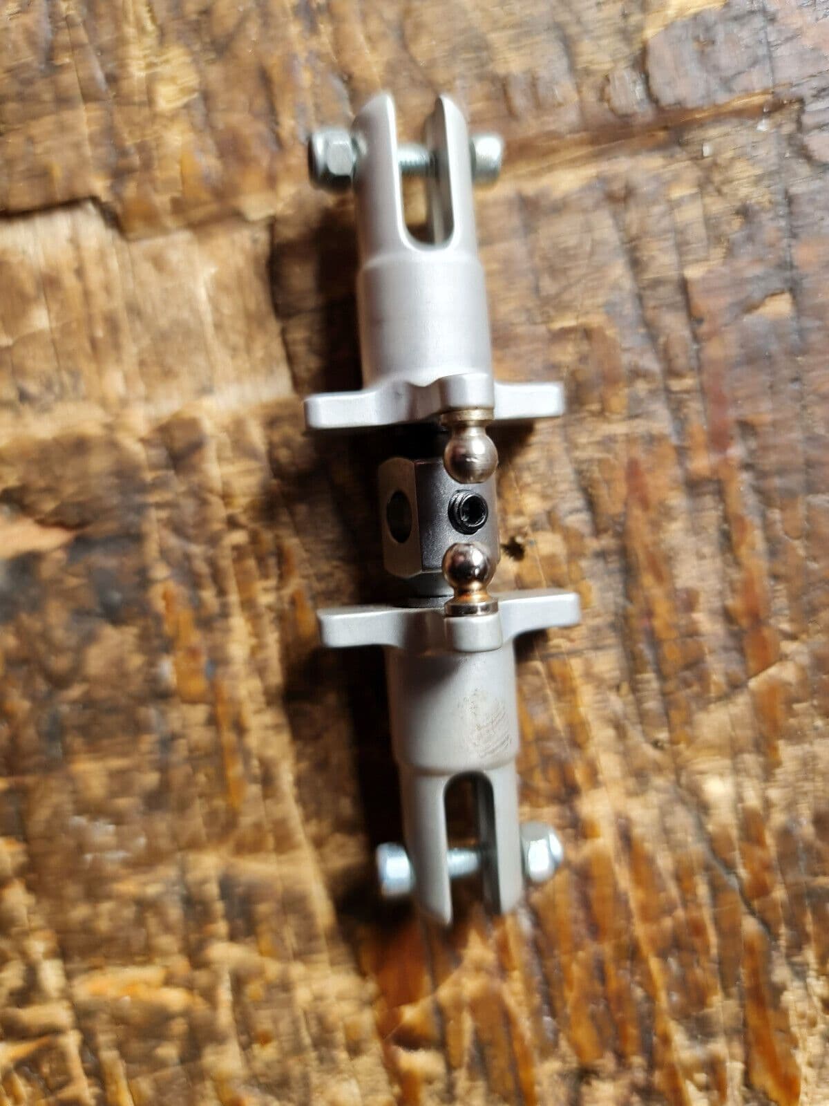 HENSELEIT 3D MP-XL E TAIL ROTOR SPINDLE ASSEMBLY – RCHeliTrader