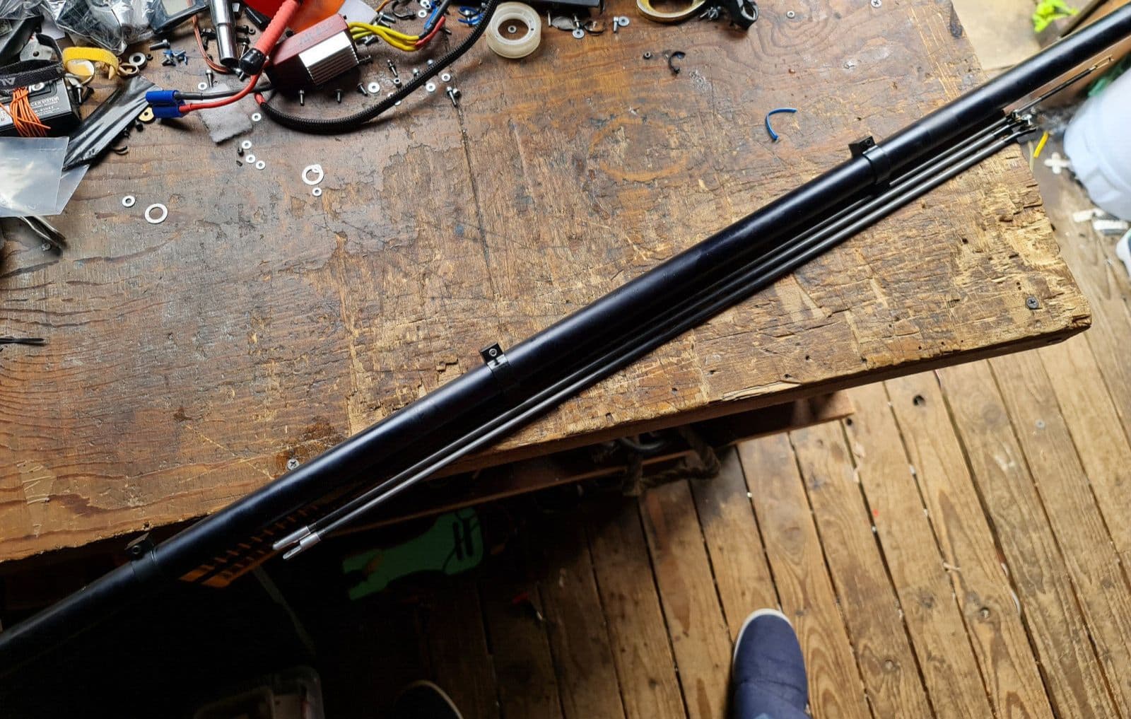 HENSELEIT TDR TAIL BOOM C/W TORQUE DRIVE PITCH ROD & SUPPORTS 92 cm LO ...