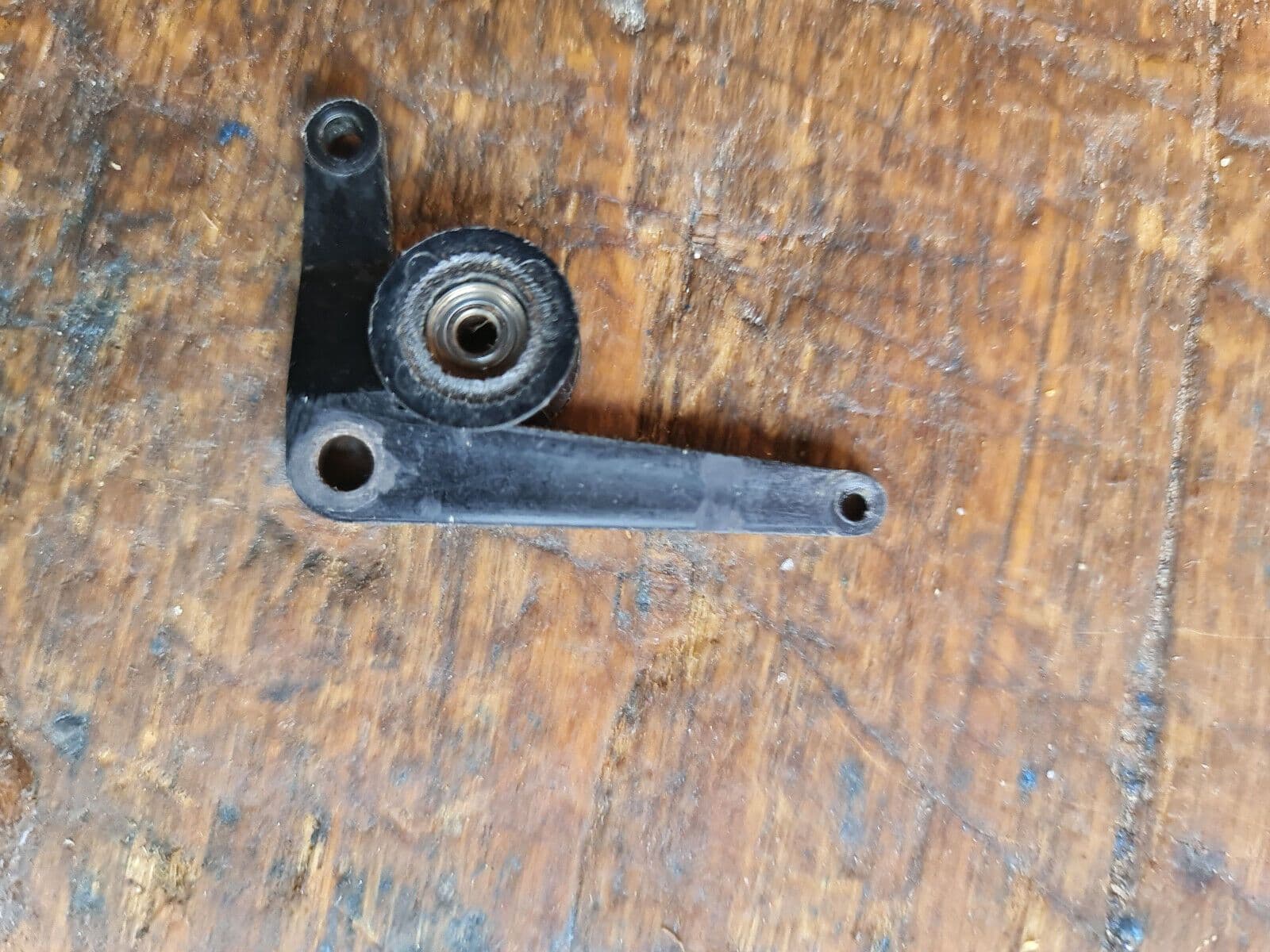 HIROBO SHUTTLE TAIL ROTOR PITCH CONTROL ARM & IDLER WHEEL – RCHeliTrader