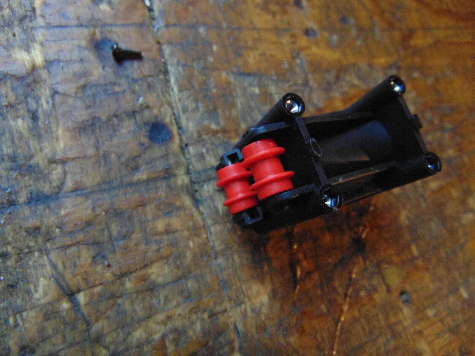 JR FORZA 450 TAIL BOOM MOUNTING C/W IDLER WHEELS – RCHeliTrader