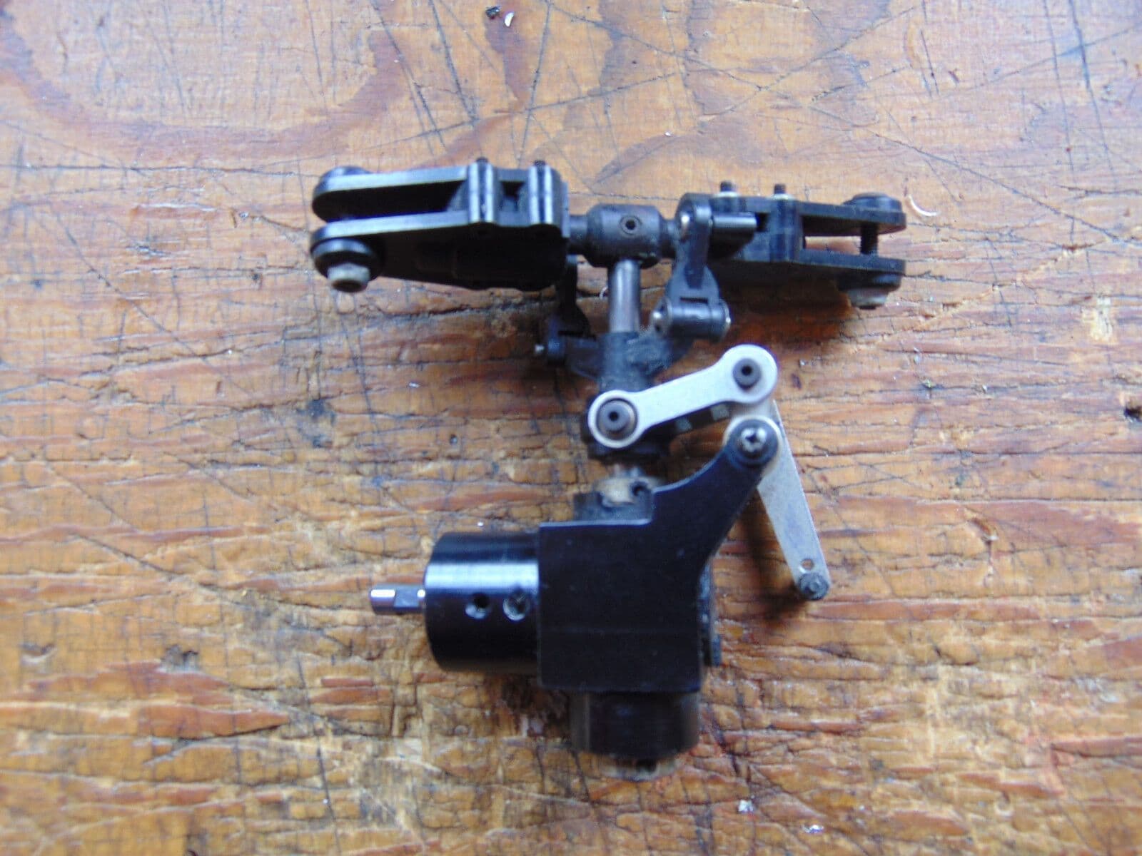 JR VIGOR TAIL ROTOR GEARBOX ASSEMBLY – RCHeliTrader