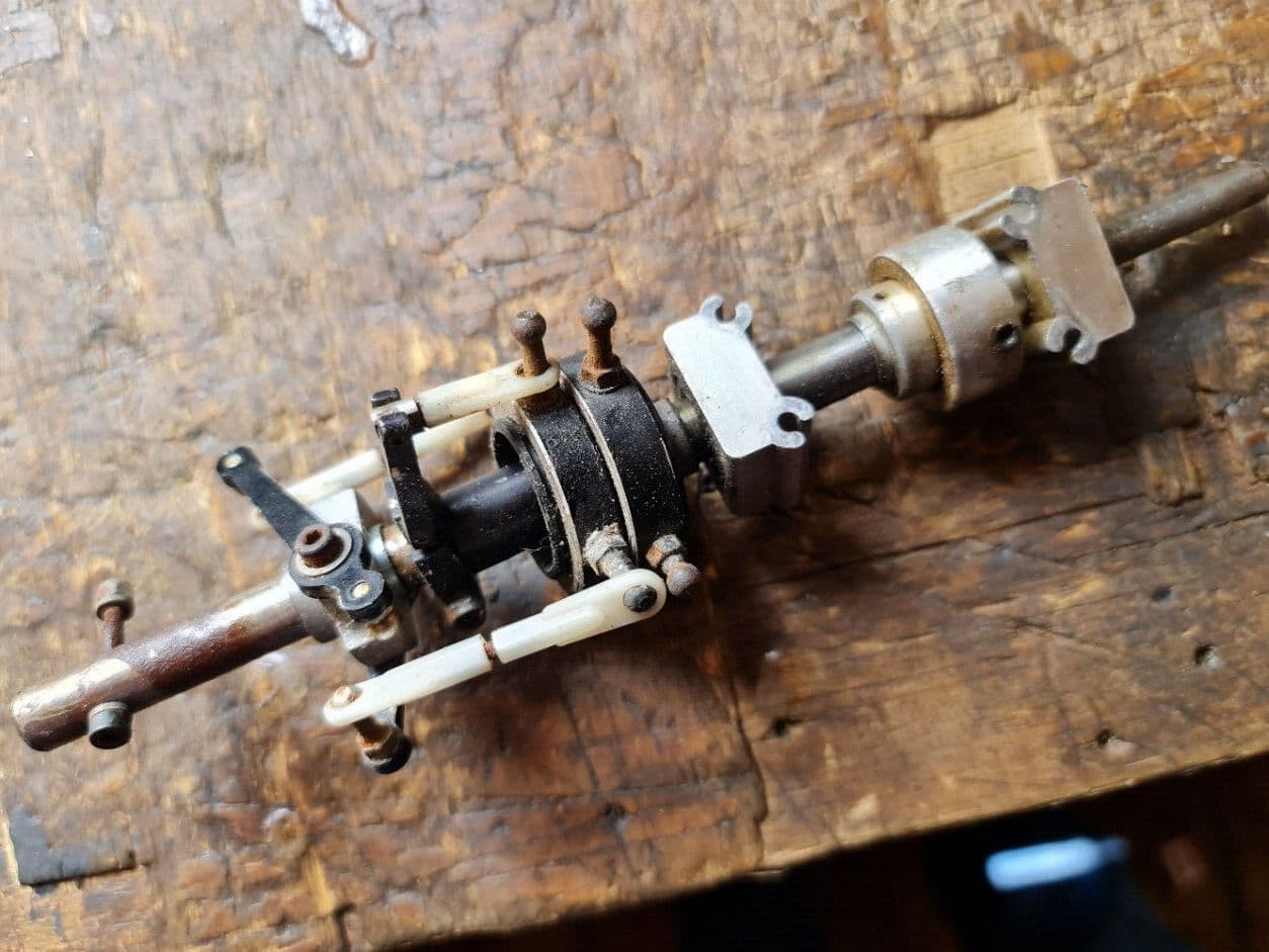 KALT BARON 50 MAIN ROTOR SHAFT ASSEMBLY C/W SWASH & WASHOUT MIXER ETC ...