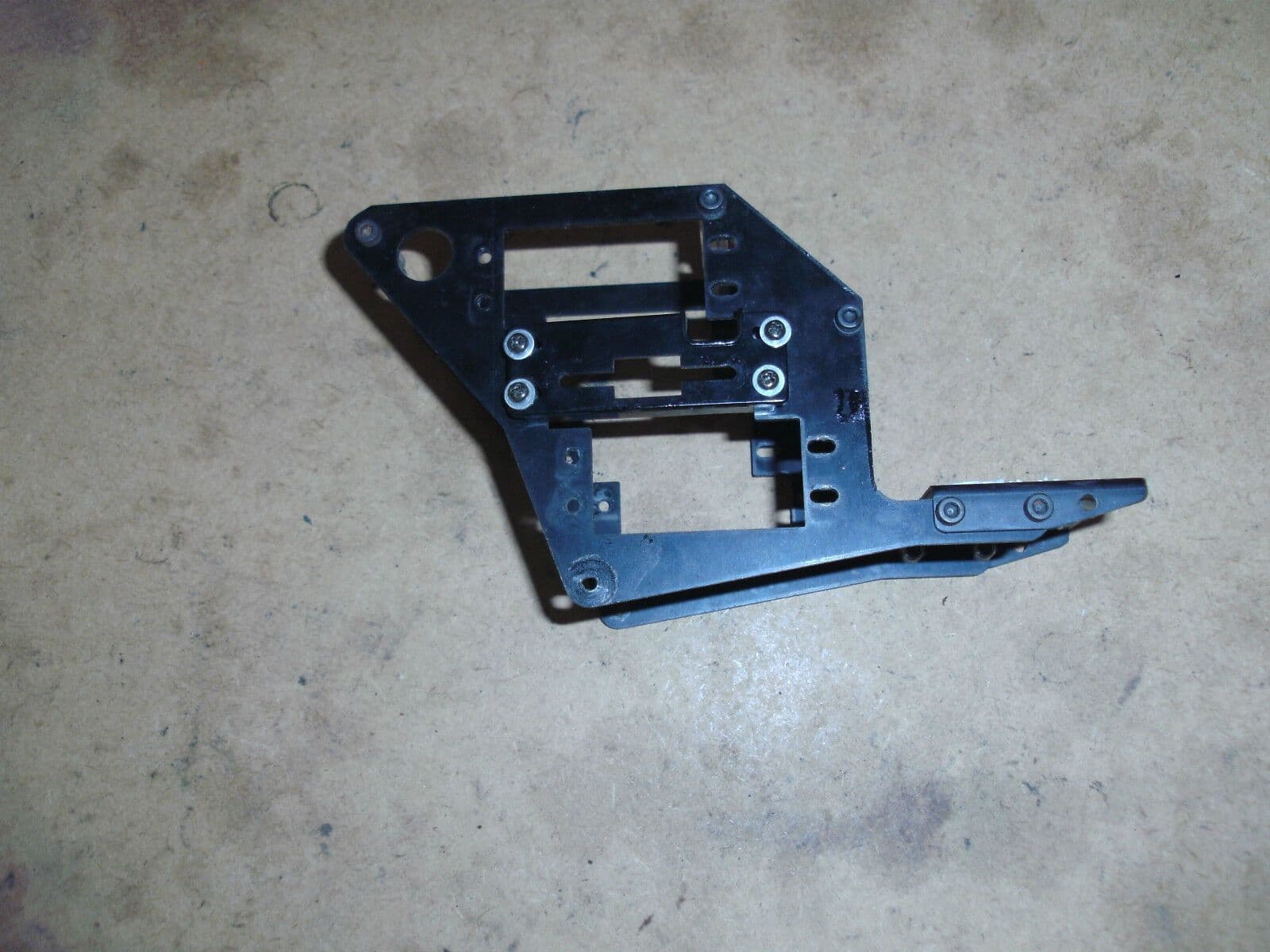 KALT BARON ALPHA 30 SERVO/RECEIVER TRAY – RCHeliTrader