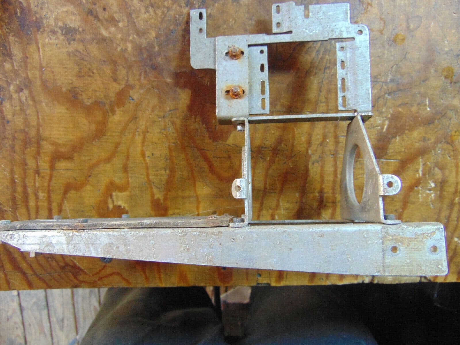 KALT BARON GASSER FRONT SERVO & RADIO TRAY – RCHeliTrader