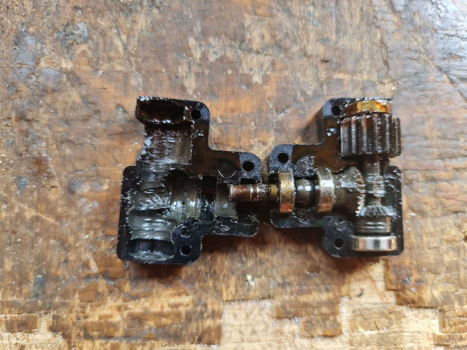 KALT BARON GASSER TAIL DRIVE PINIONS & MOUNTING – RCHeliTrader