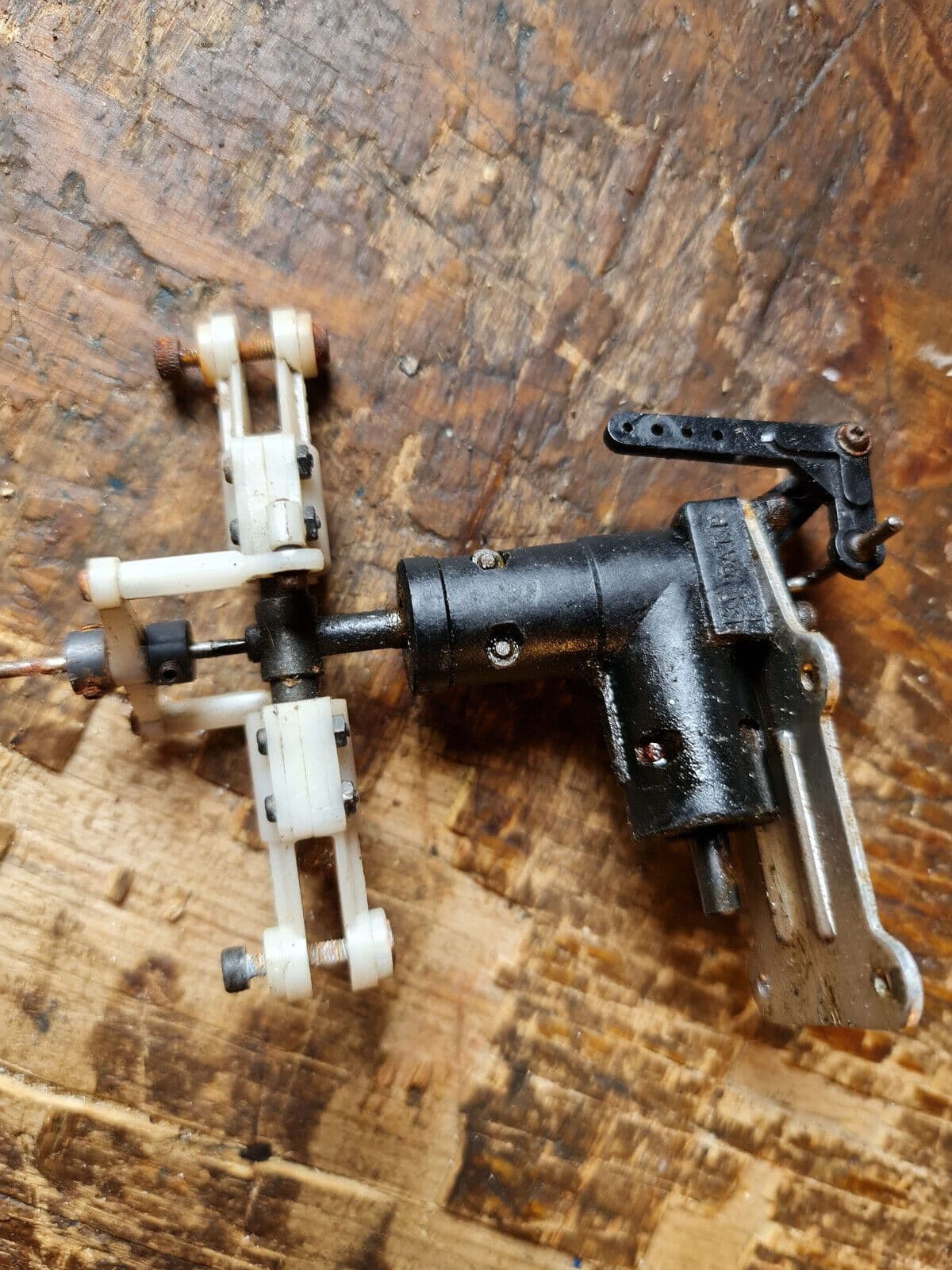 KALT BARON GASSER TAIL ROTOR GEARBOX ASSEMBLY – RCHeliTrader