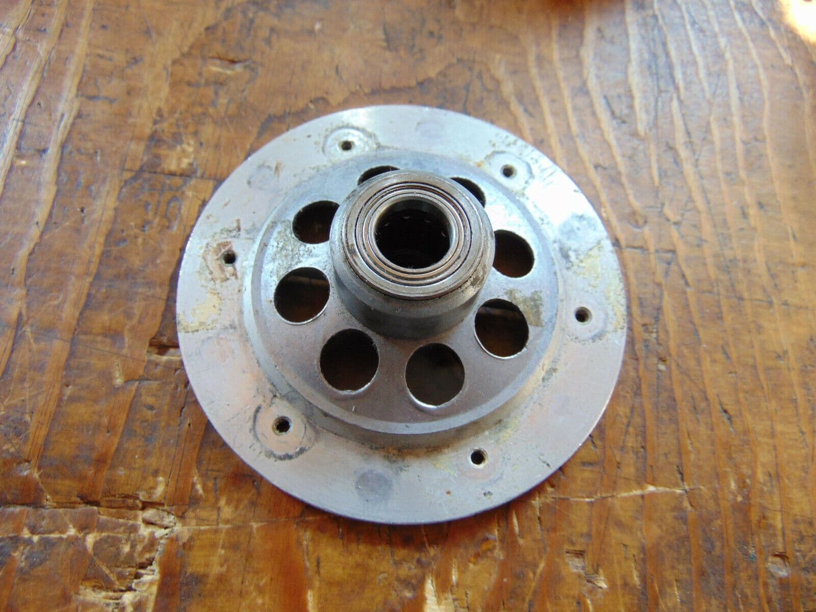 KYOSHO CONCEPT 60 MAIN GEAR MOUNTING HUB & ONE-WAY BEARING – RCHeliTrader