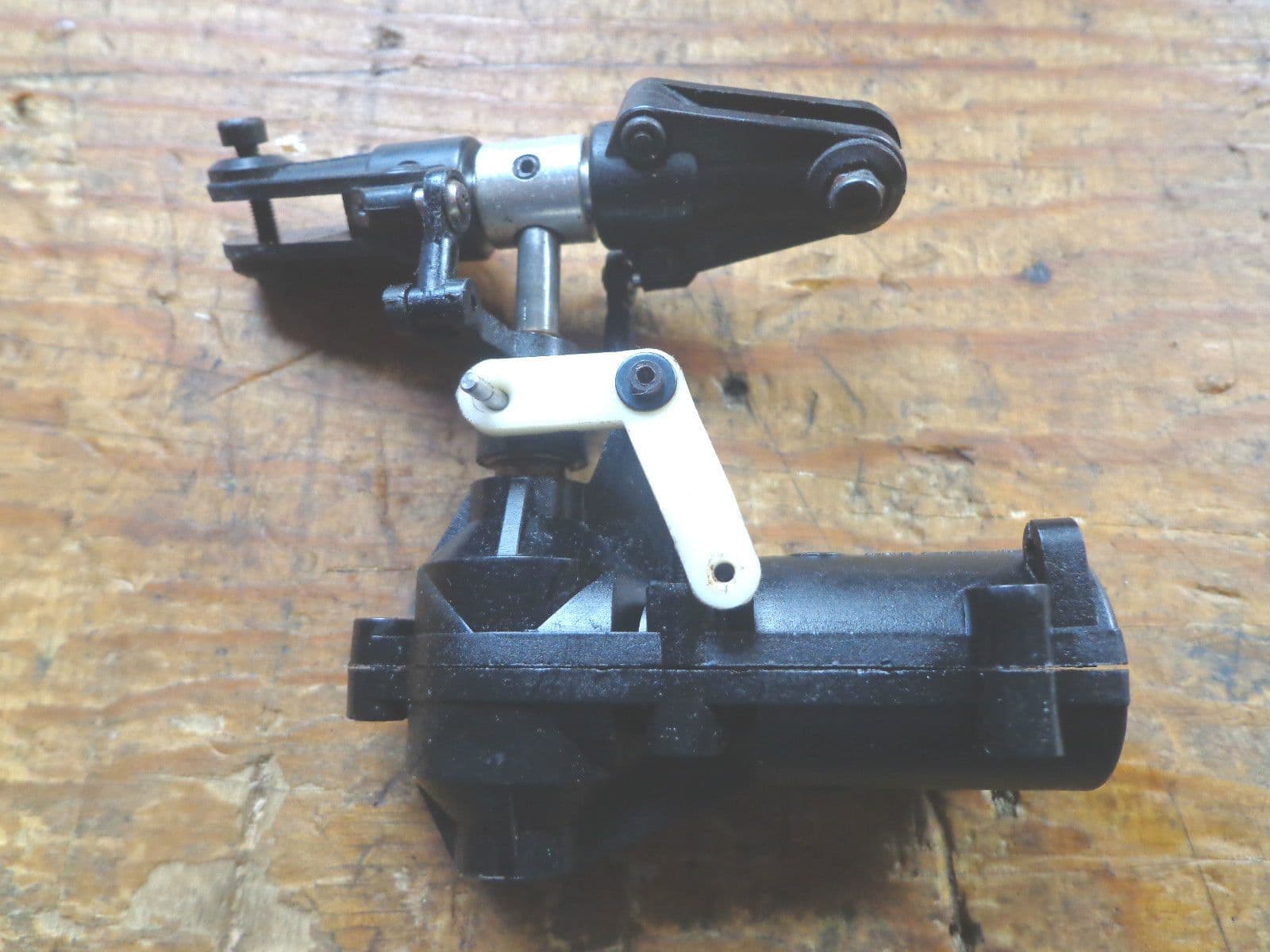 KYOSHO NEXUS / CONCEPT TAIL ROTOR GEARBOX ASSEMBLY – RCHeliTrader