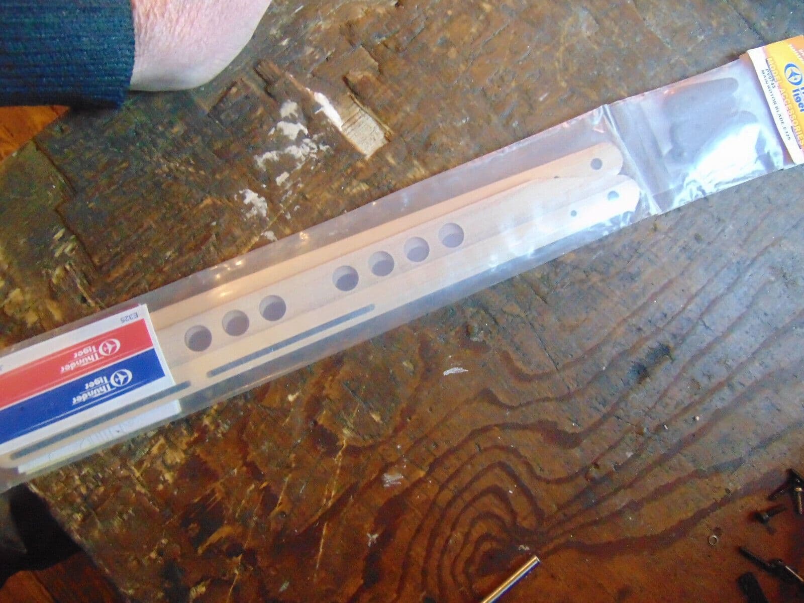 MINI TITAN E325 325 mm WOODEN MAIN ROTOR BLADES PV0745 BNIB – RCHeliTrader