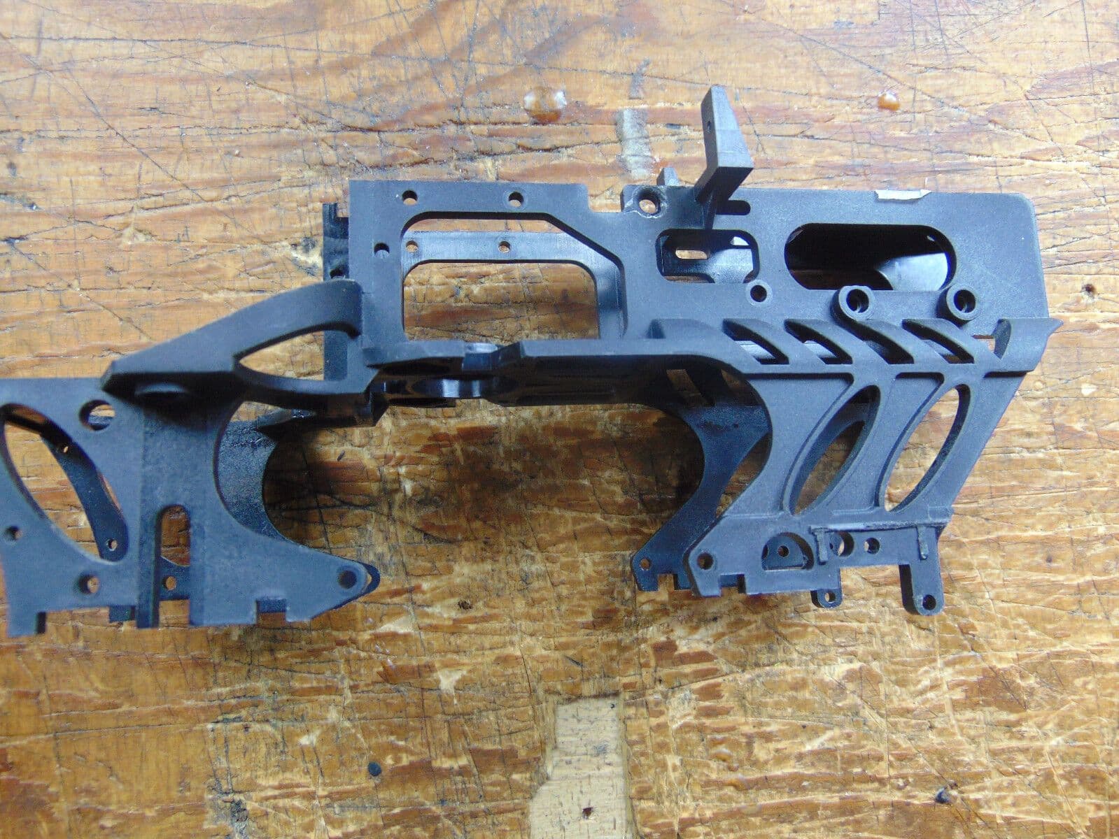 MINI TITAN E325 MAIN FRAME ASSEMBLY – RCHeliTrader