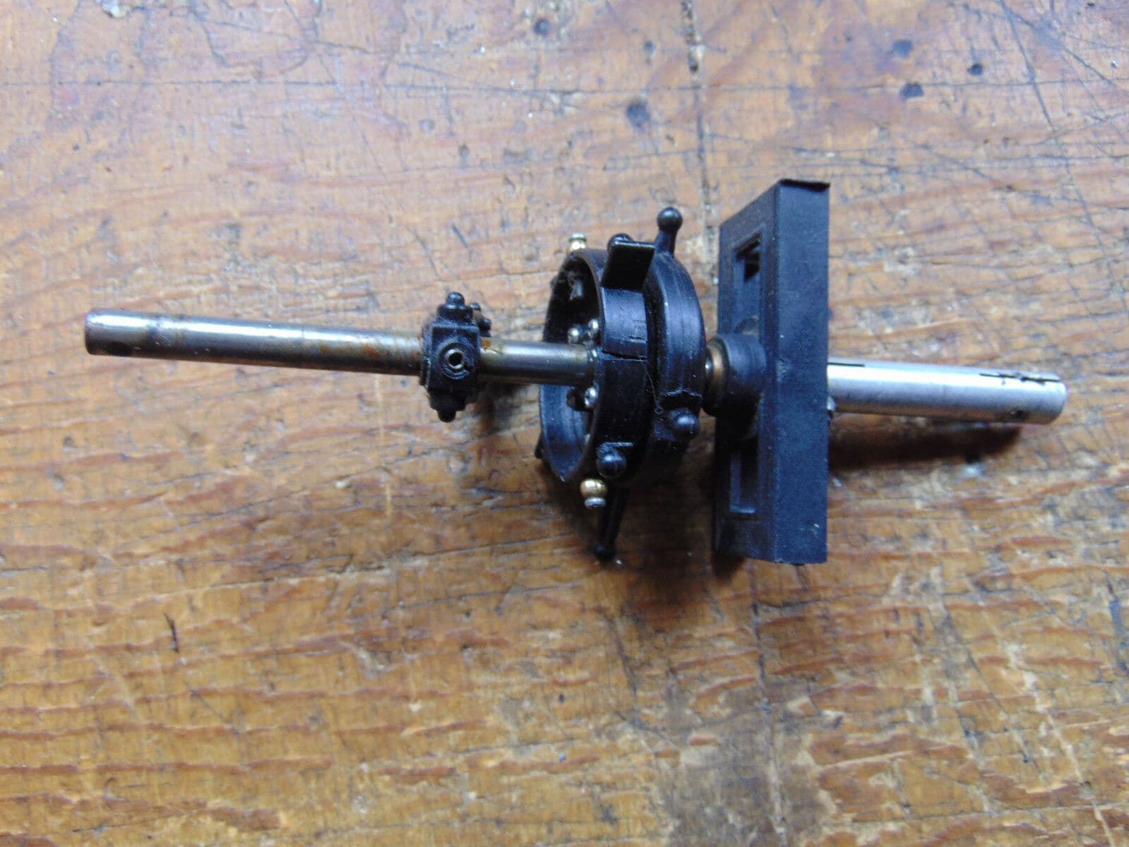 MORLEY MXB MAIN ROTOR SHAFT C/W SWASH PLATE, TOP BEARING & ANTI-ROTATI ...