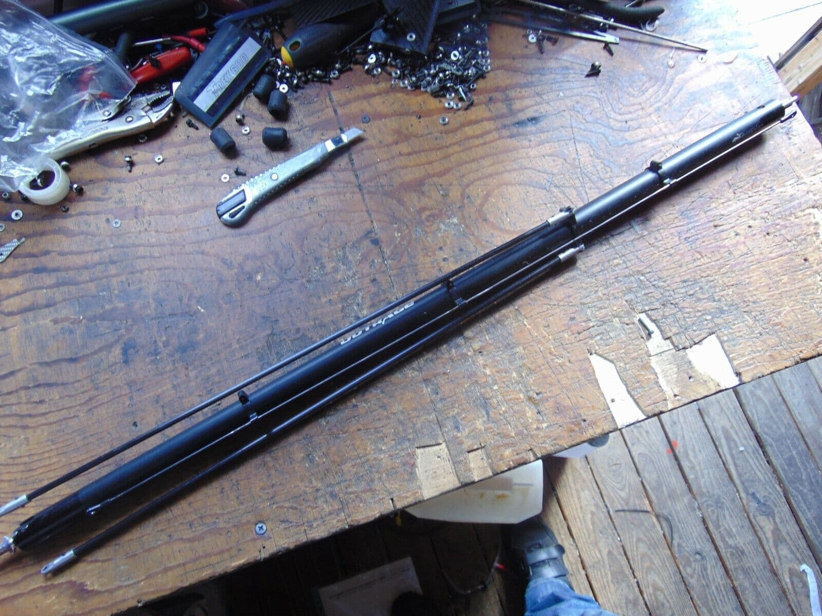 OUTRAGE VELOCITY 50 TAIL BOOM ASSEMBLY C/W TORQUE ROD, PITCH ROD & SUP ...