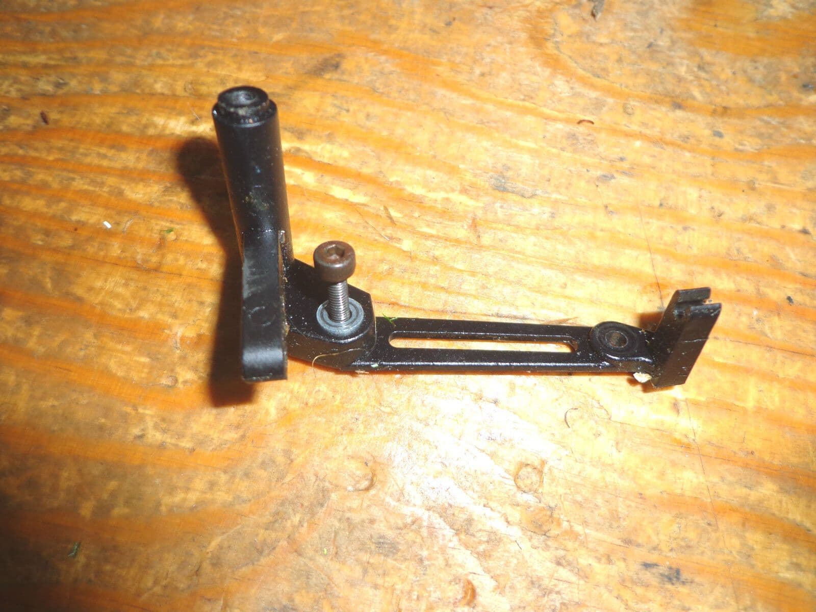 RAPTOR TITAN X50 FUEL TANK RETAINER – RCHeliTrader