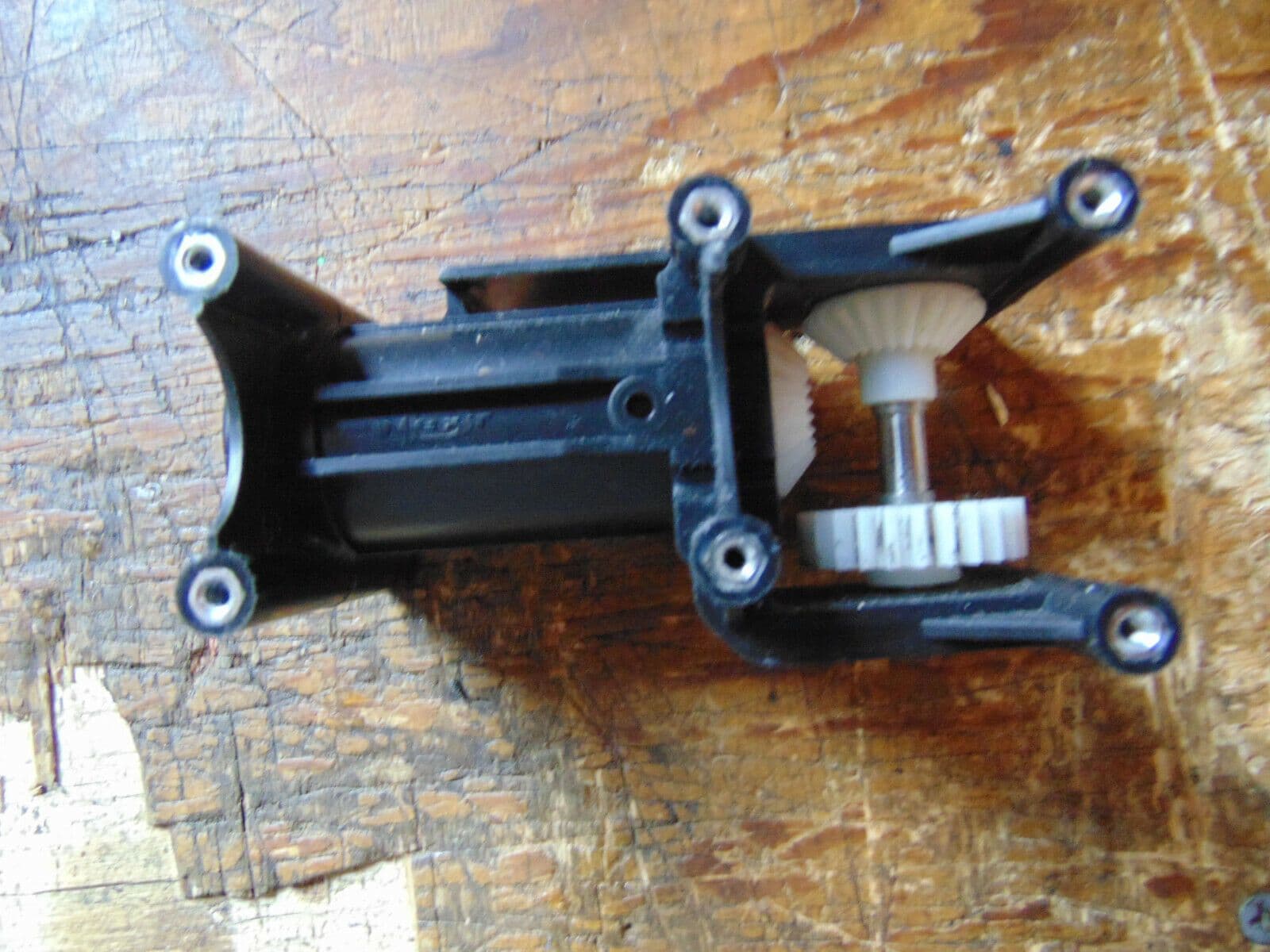 RAVE 90 ENV TAIL BOOM MOUNTING C/W BEVEL GEARS – RCHeliTrader