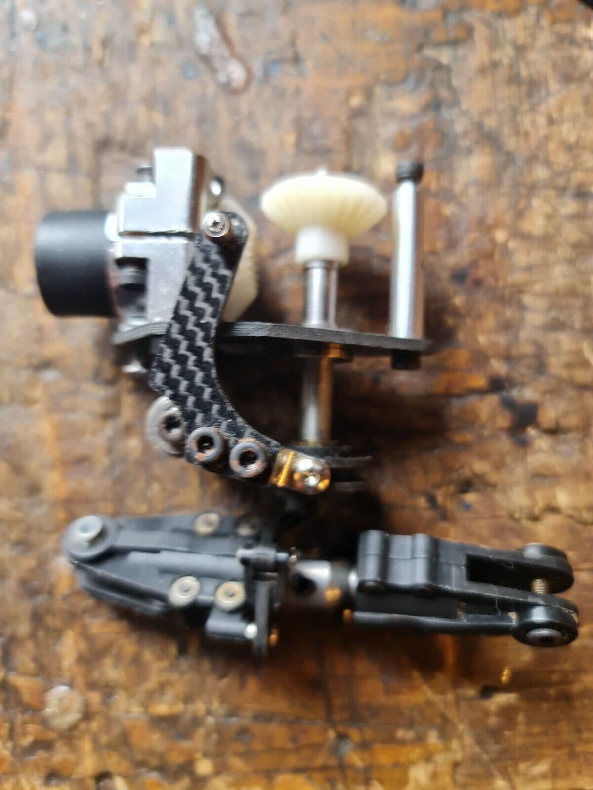 RAVE 90 TAIL ROTOR GEARBOX ASSEMBLY, MISSING VERTICAL TAIL FIN ...