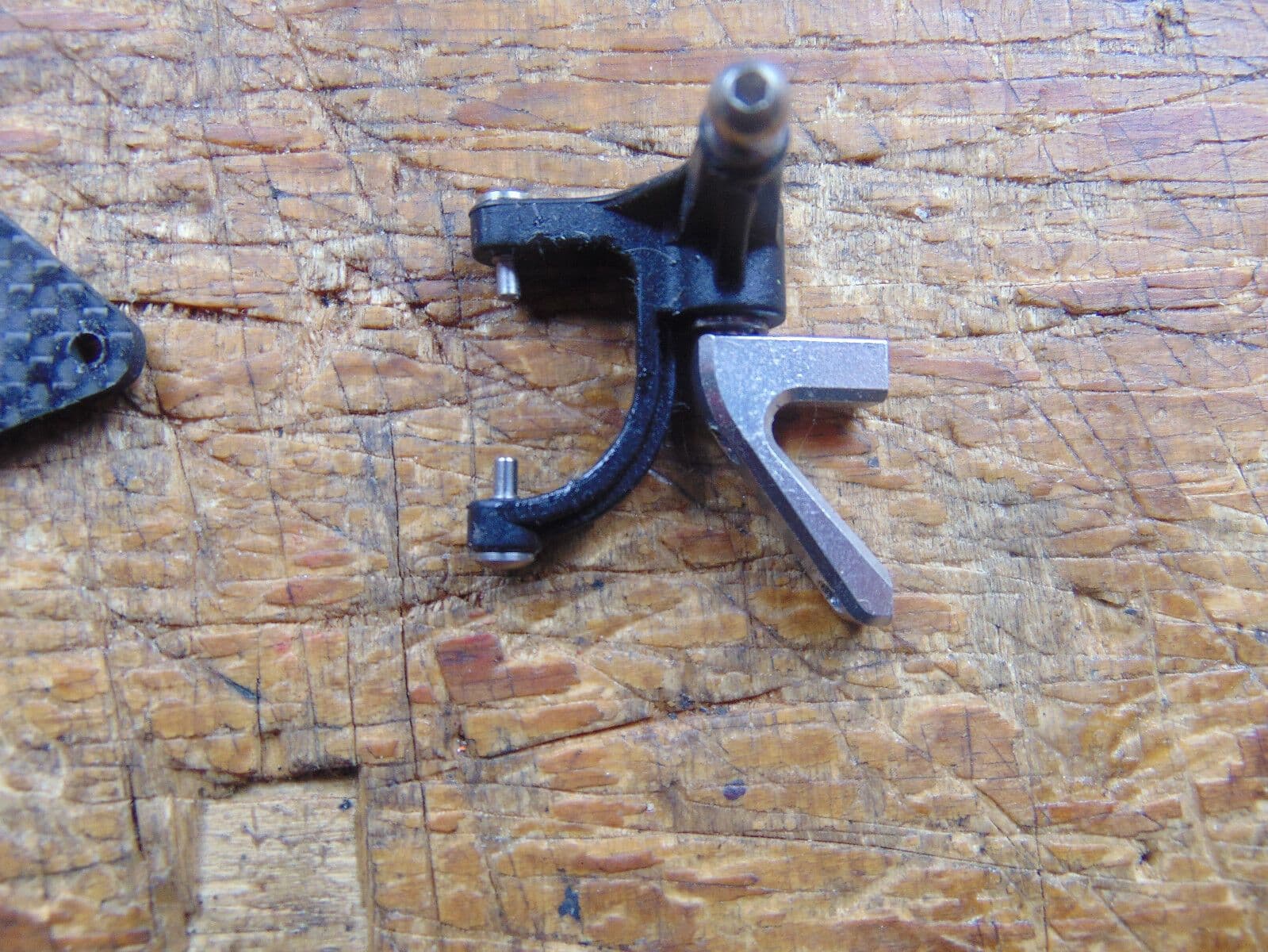 SAB GOBLIN 500 TAIL ROTOR PITCH CONTROL ARM & MOUNTING – RCHeliTrader