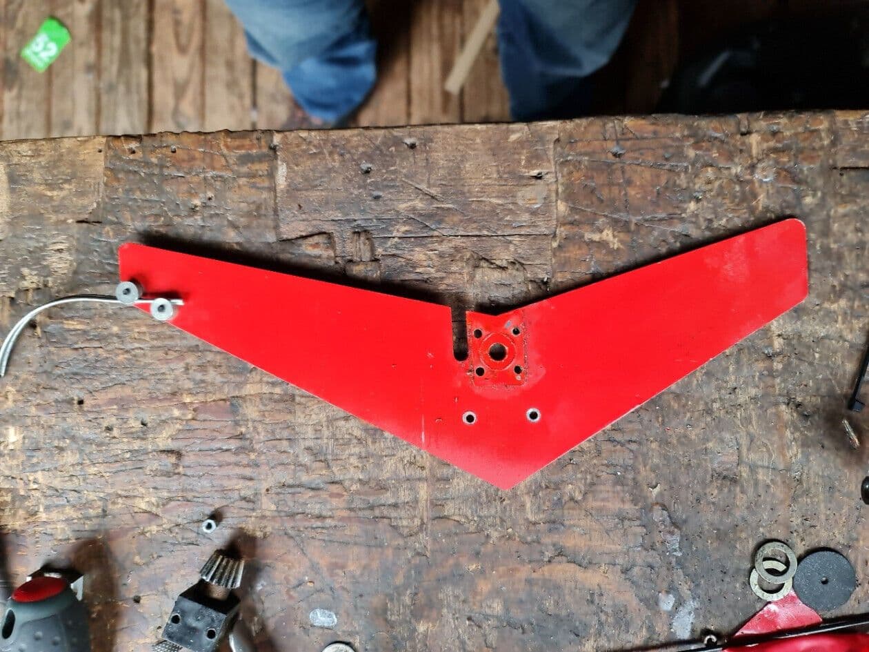 SCHLUTER HELI-BOY ALLOY VERTICAL TAIL FIN – RCHeliTrader