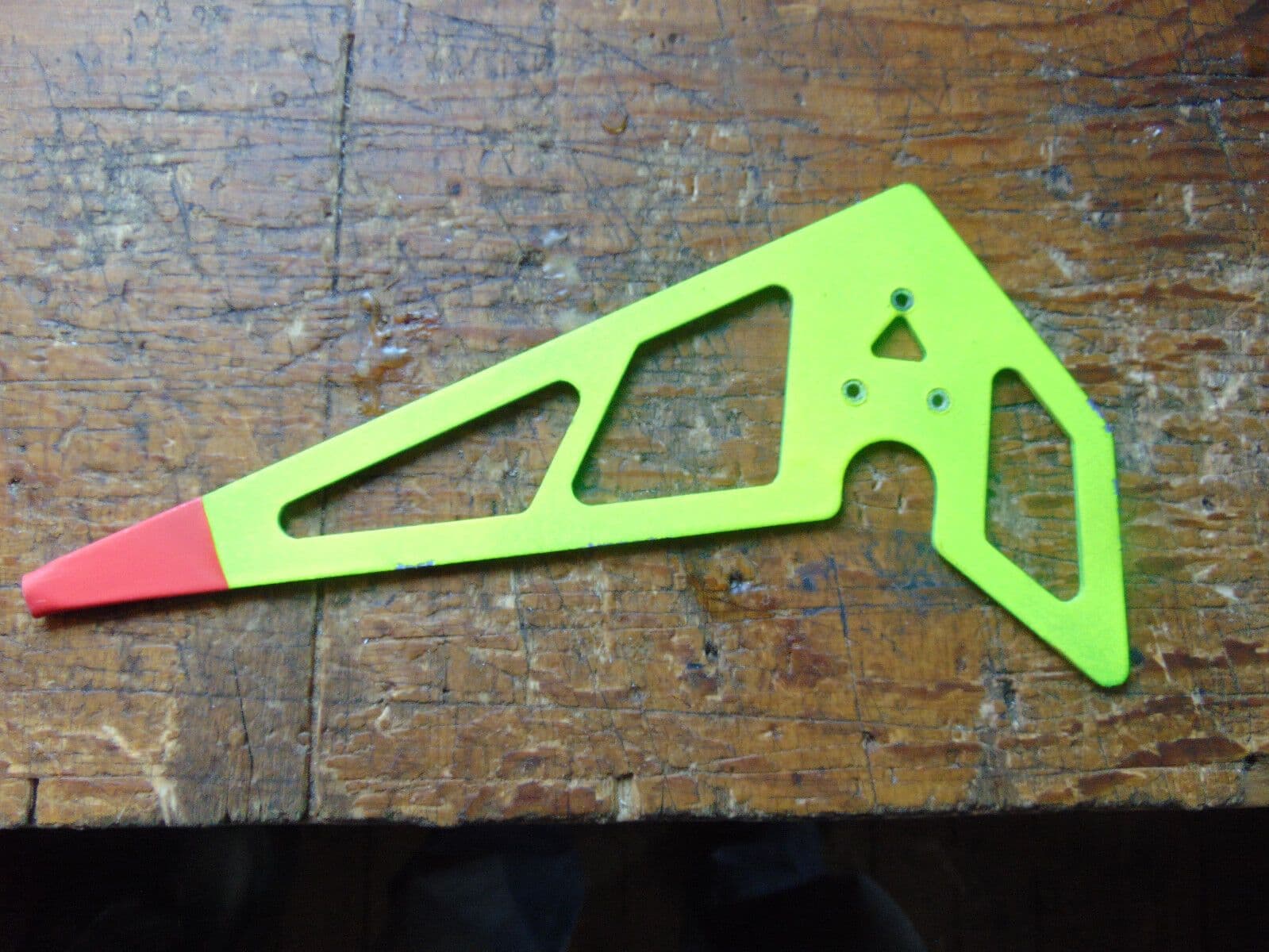 SYNERGY E7 CARBON FIBRE VERTICAL TAIL FIN – RCHeliTrader