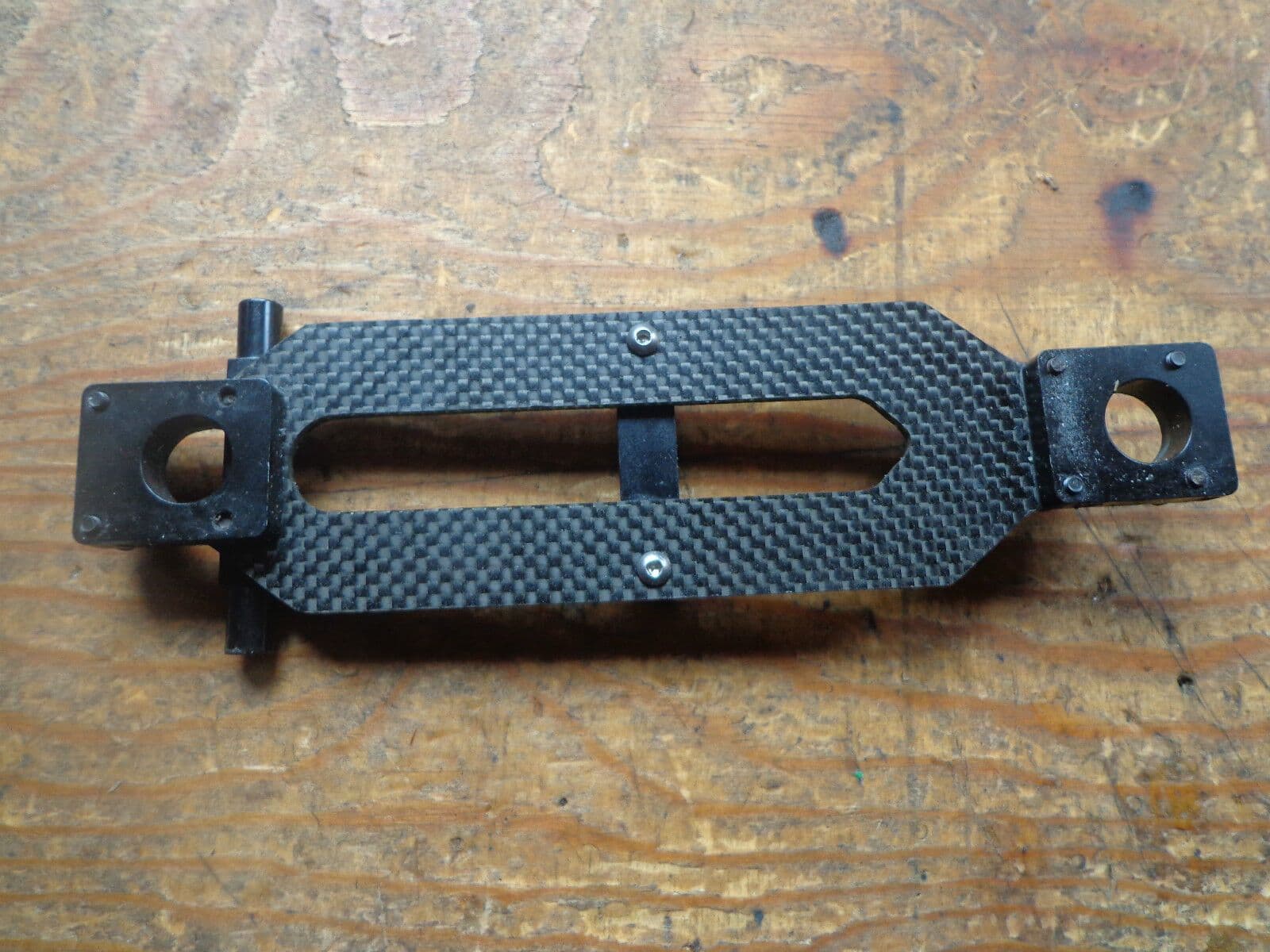 SYNERGY N9 FRONT FRAME SECTION CARBON FIBRE – RCHeliTrader