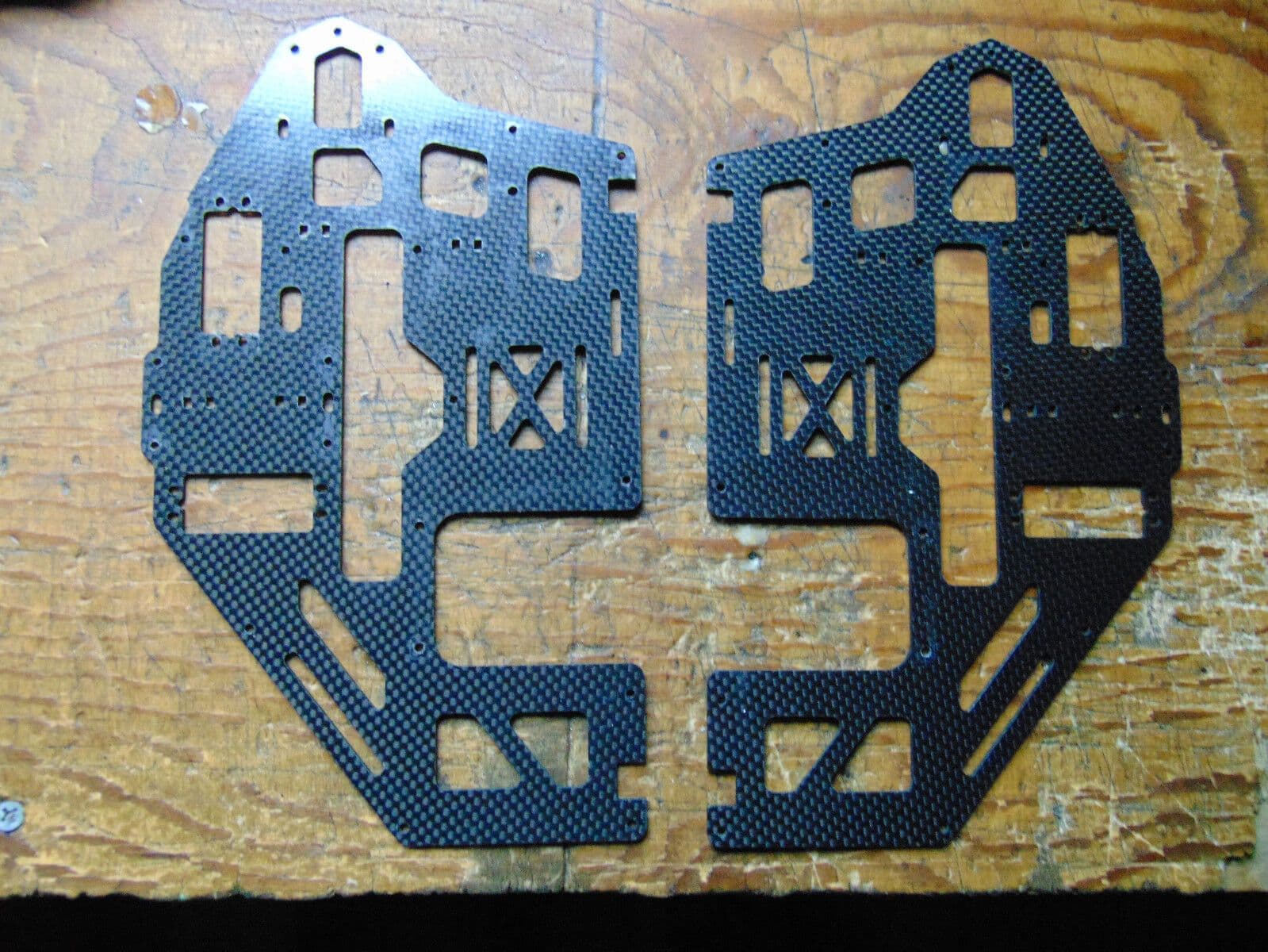 TREX 500 CARBON FIBRE MAIN FRAME SIDES (PAIR) B – RCHeliTrader