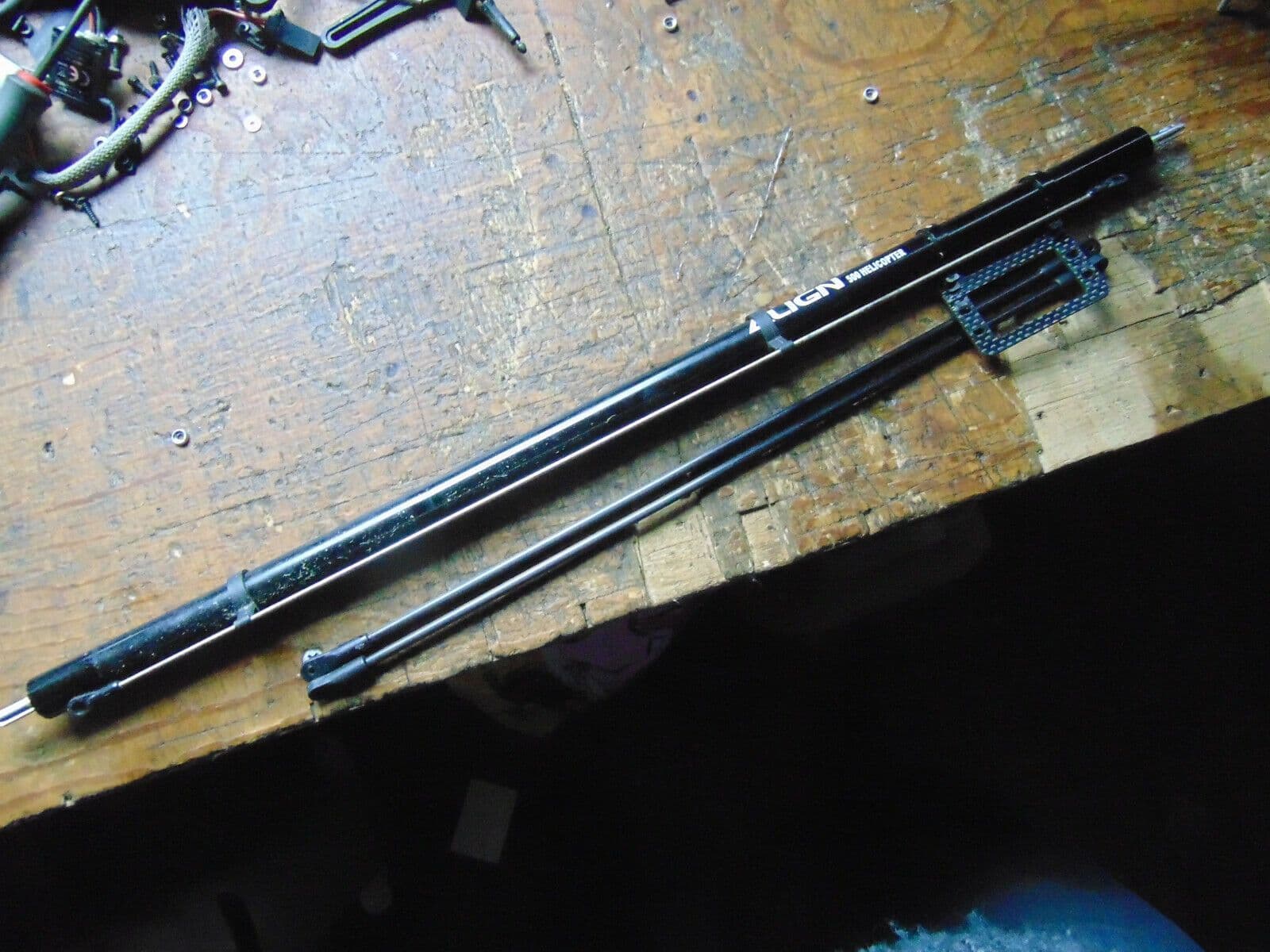 TREX 500 TAIL BOOM ASSEMBLY C/W TORQUE DRIVE, SUPPORTS, PITCH ROD & SE ...