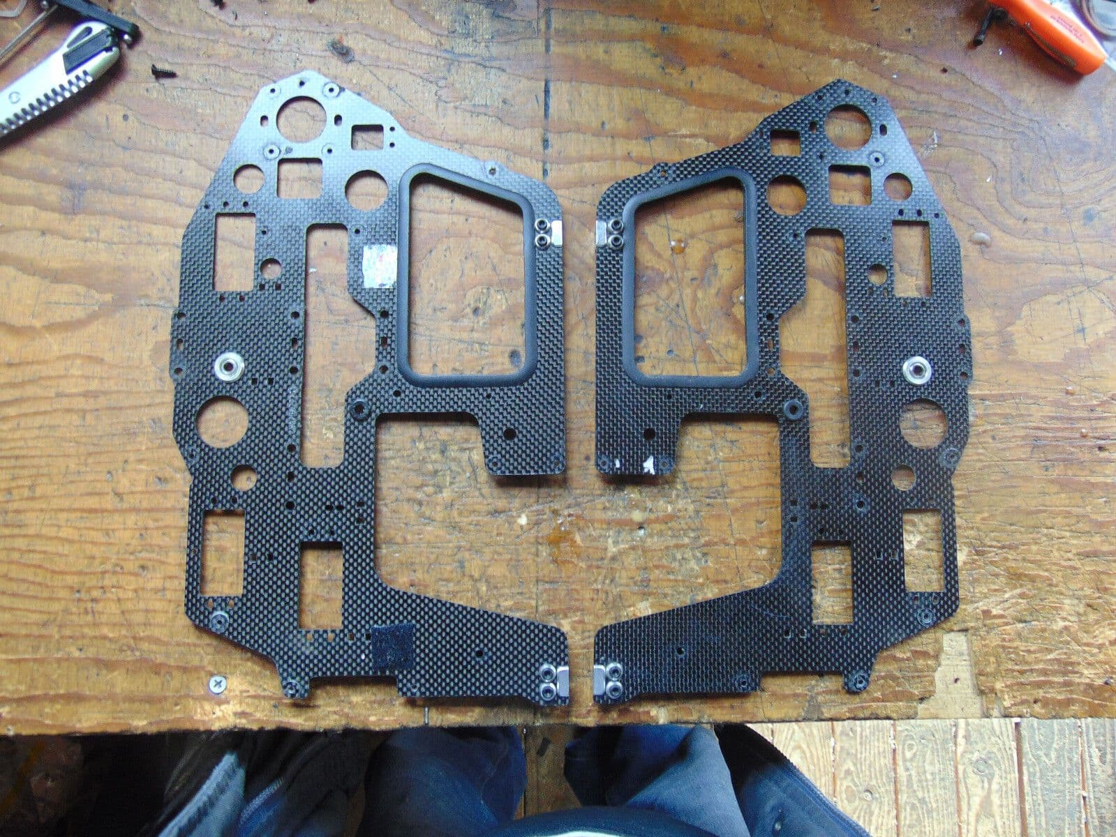 TREX 600 N CARBON FIBRE MAIN FRAME SIDES – RCHeliTrader