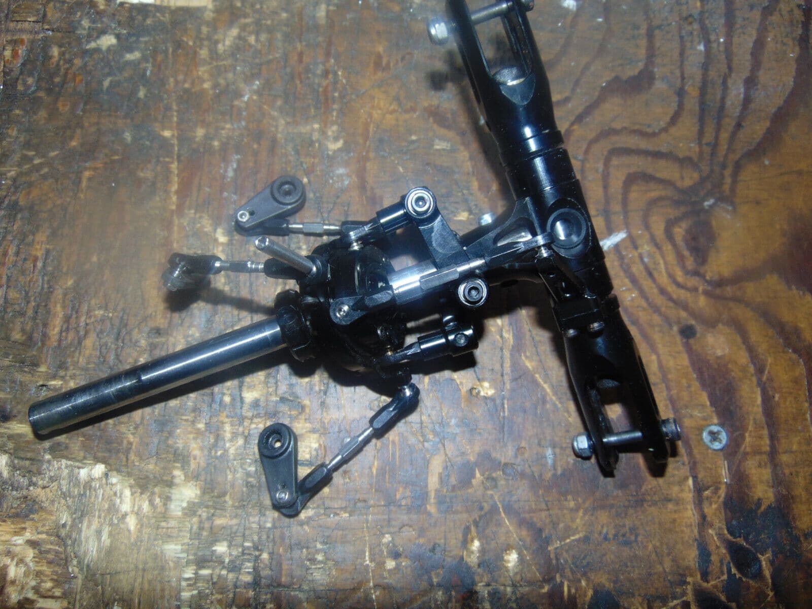 TRON 5.5 DFC MAIN ROTOR HEAD ASSEMBLY C/W SHAFT, SWASH PLATE & SERVO L ...