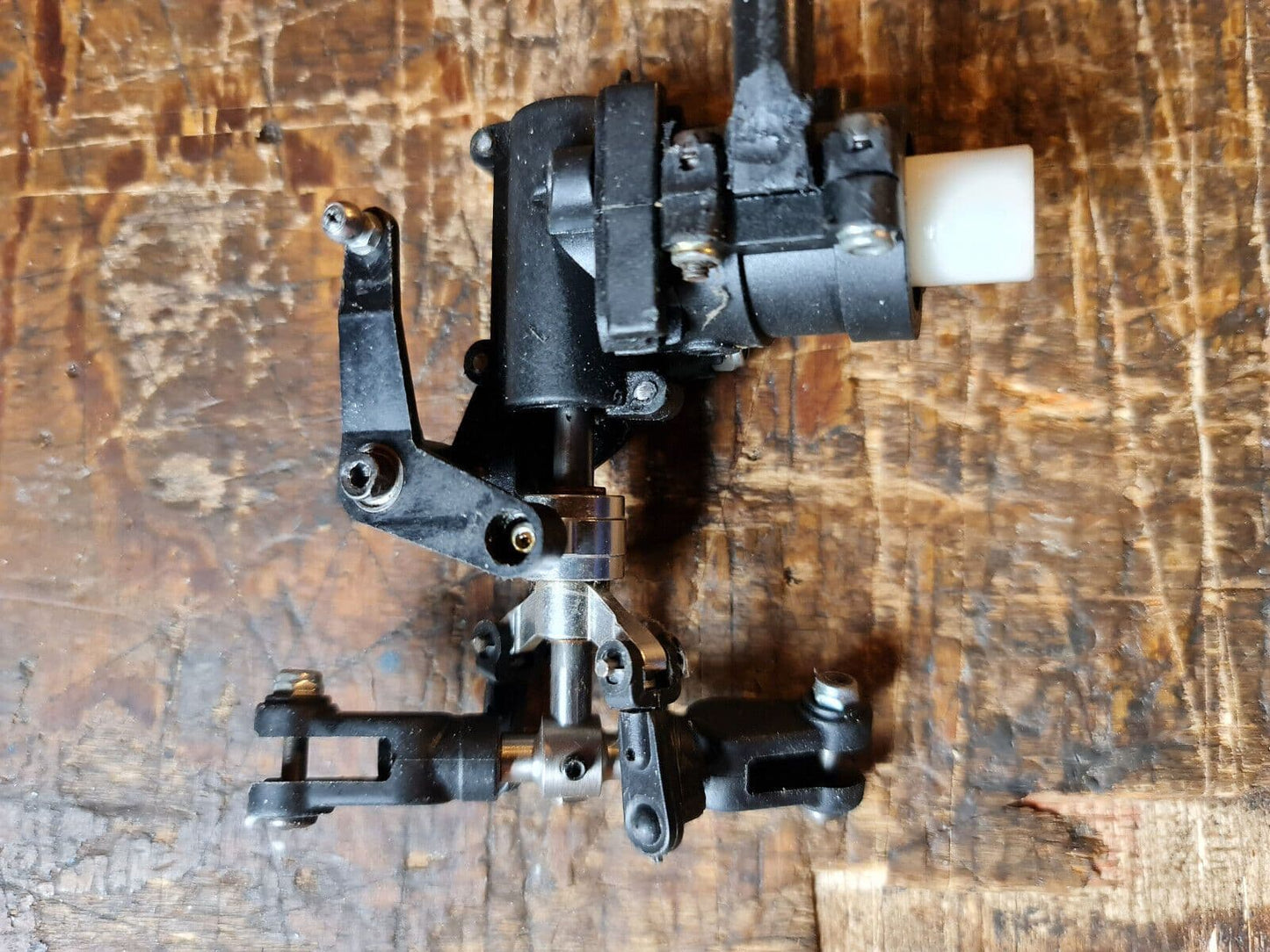 X-CELL 60 PRO 2 TAIL ROTOR GEARBOX & TAIL FIN MOUNT – RCHeliTrader